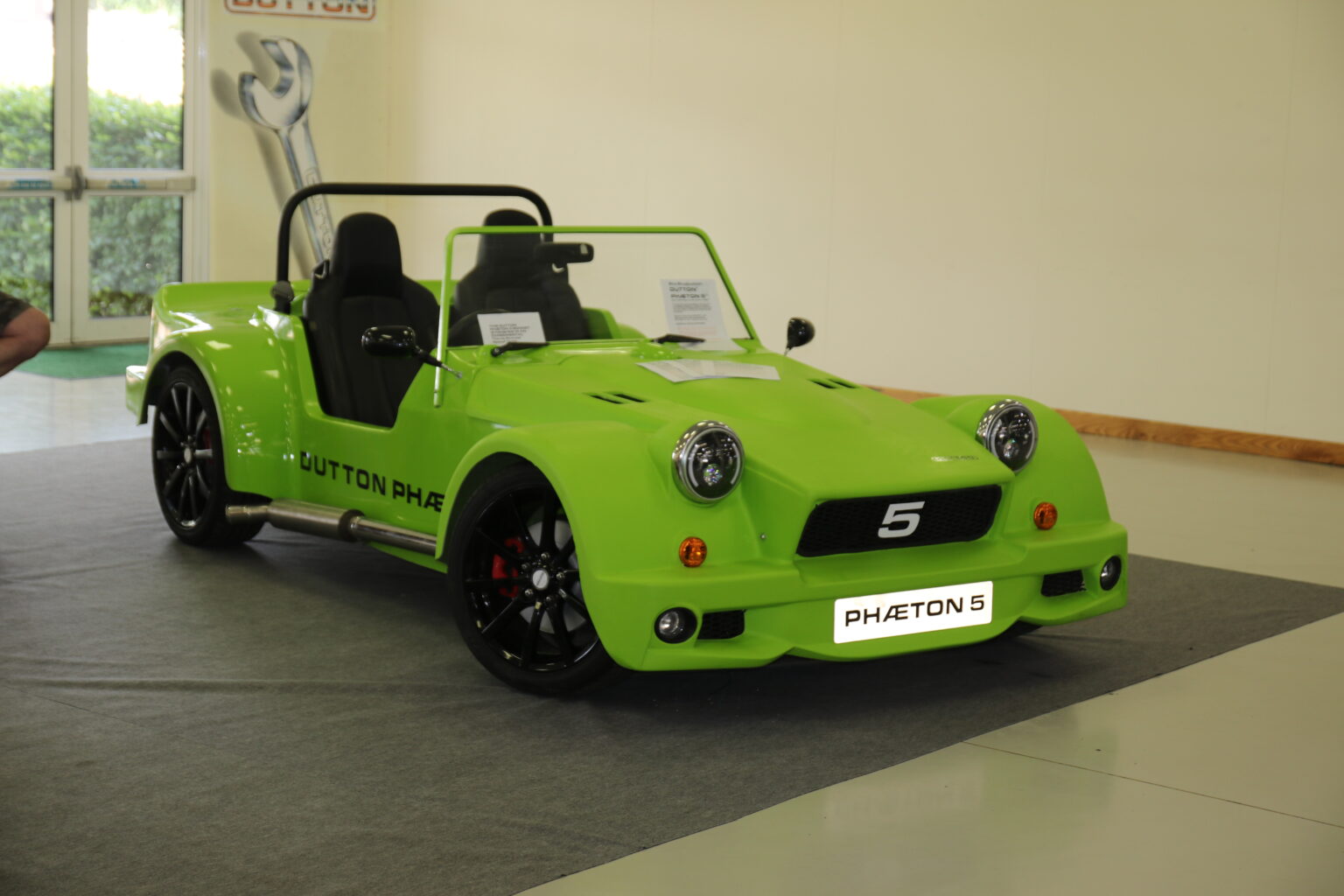 GRANDMASTER DUTTON RETURNS – Totalkitcar